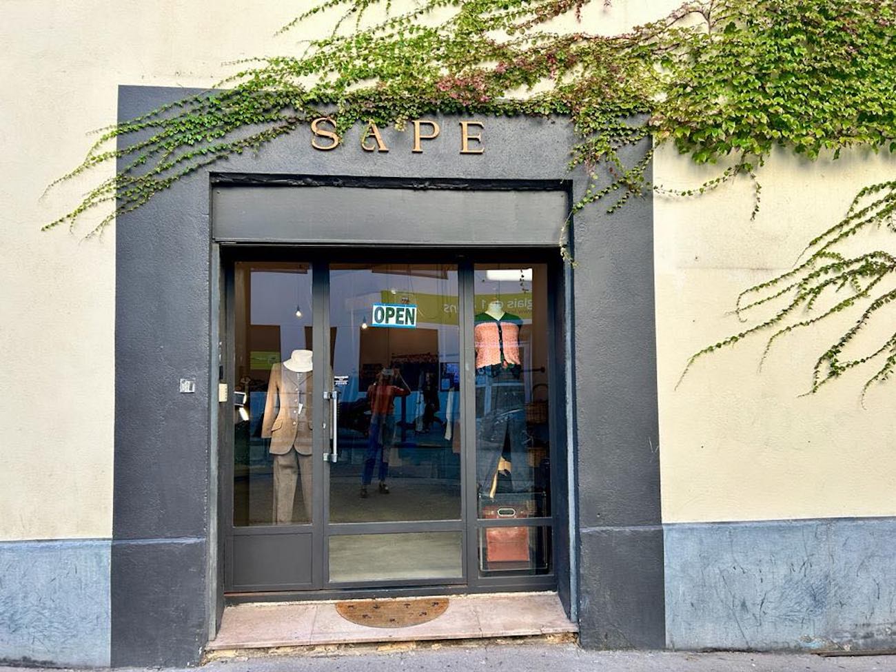 Sape – Vintage clothing and accessories store in Marseille – City Guide ...